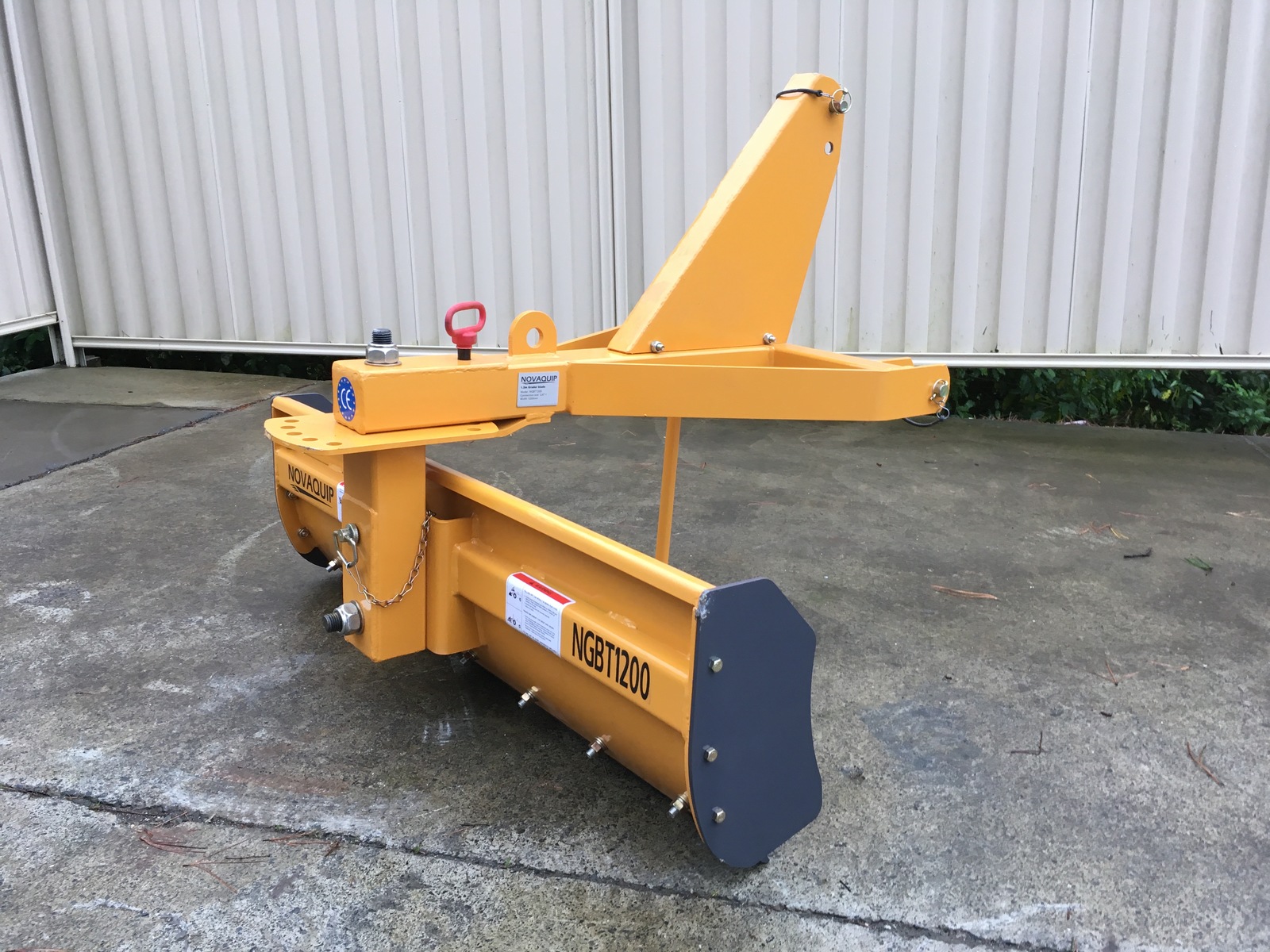 Novaquip 1.2m Grader Blade with angle and tilt